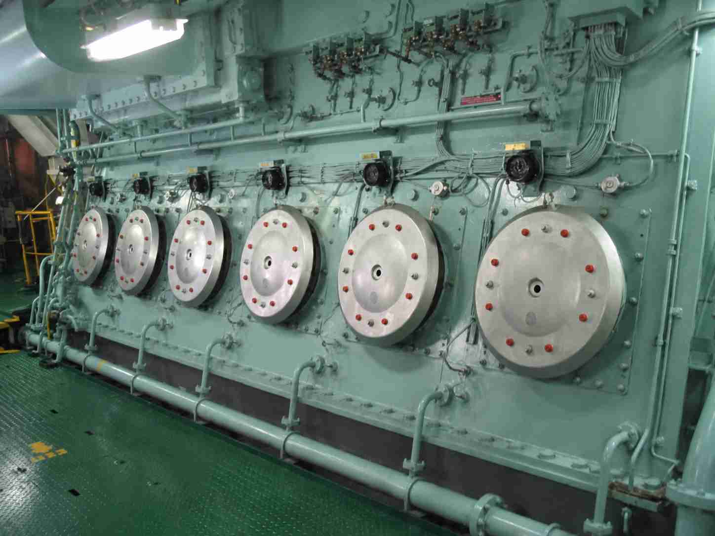 Crankcase Explosion: Causes, Process, Indications, Safeties