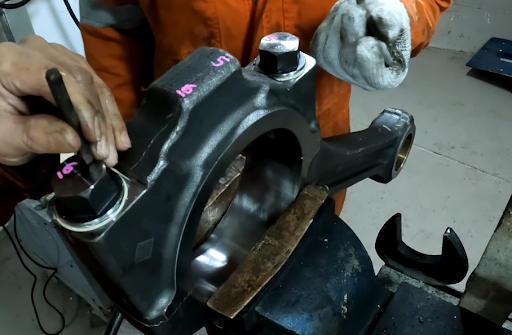 Connecting Rod Bolt Replacement